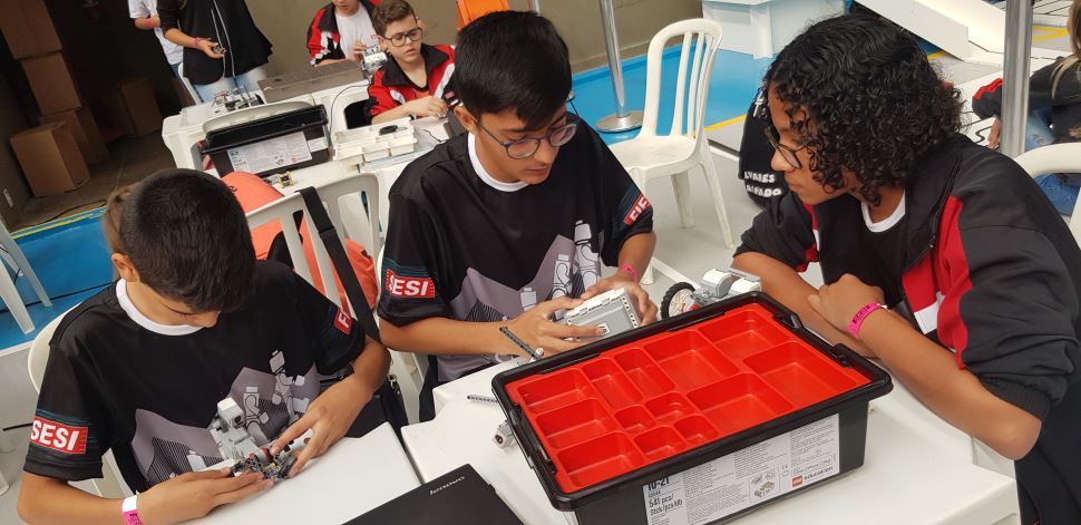 SESI - Marília - Torneio SESI-SP de Robótica movimentou o SESI Marília
